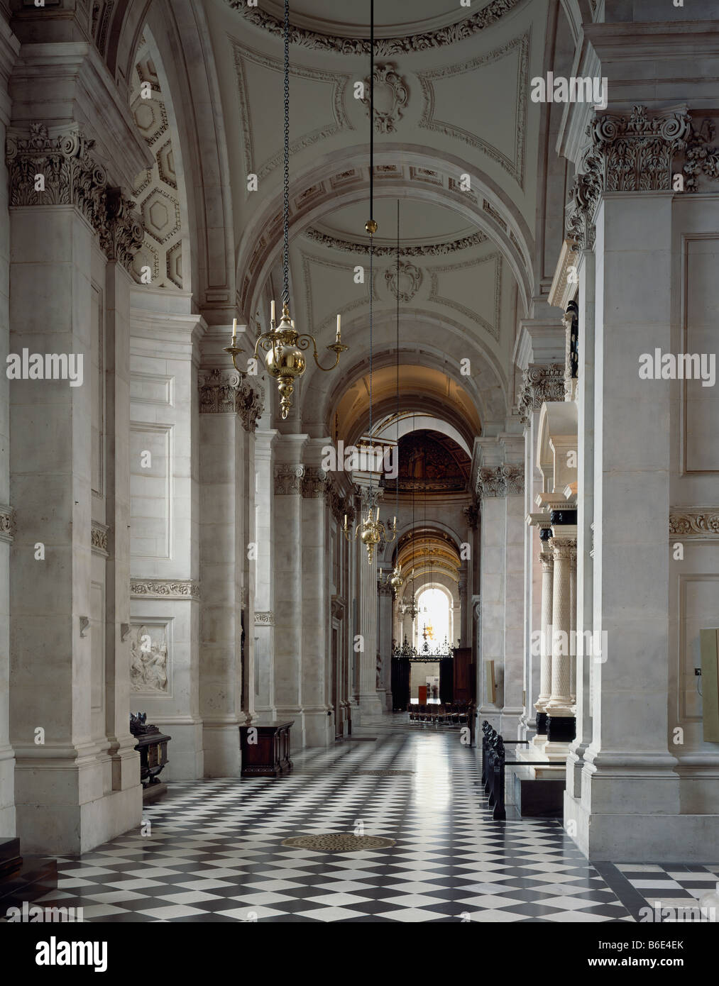 Interior cathedral cleaning hi-res stock photography and images - Alamy