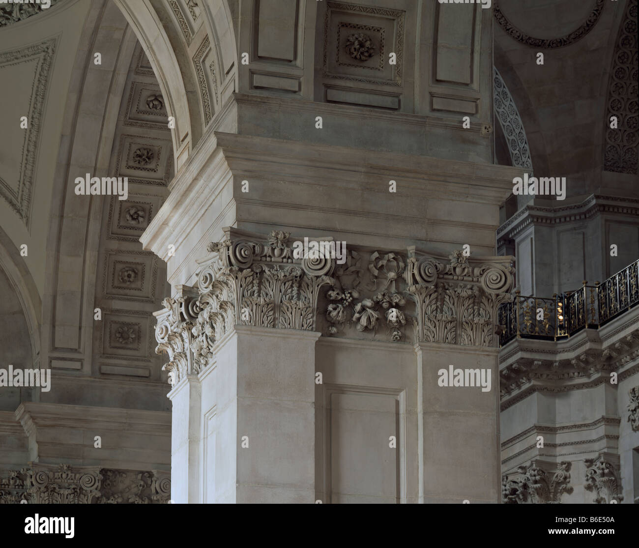 Interior cathedral cleaning hi-res stock photography and images - Alamy