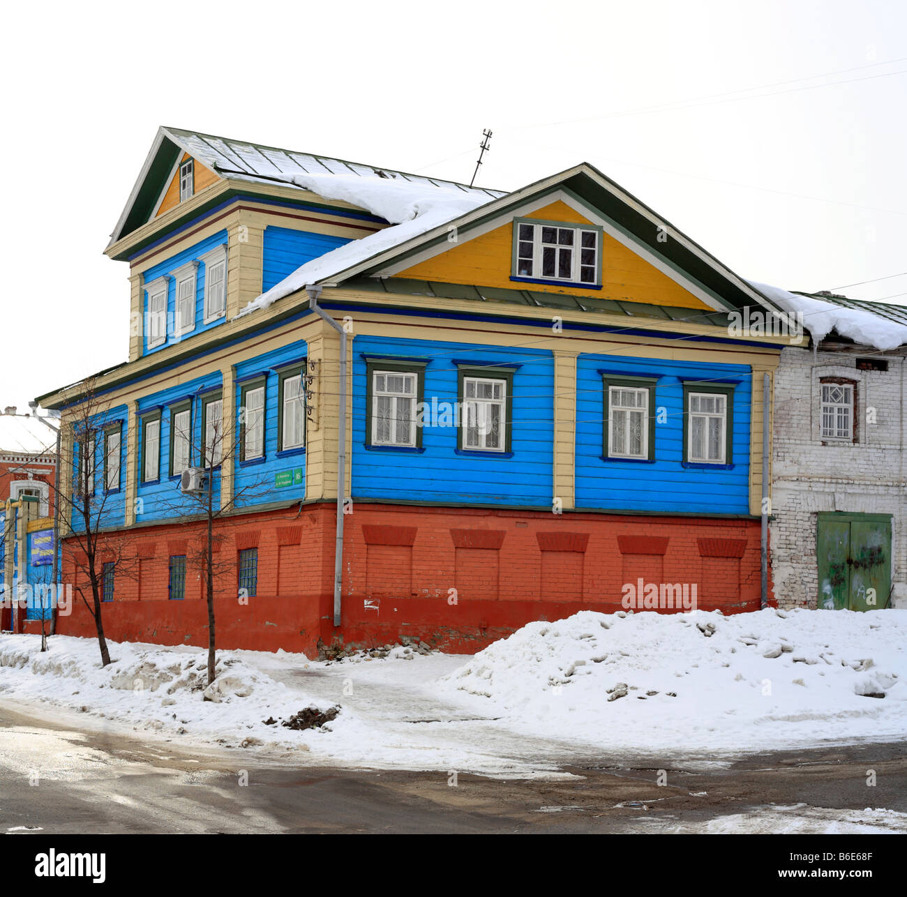 Traditional 19th century russian house hi-res stock photography and ...