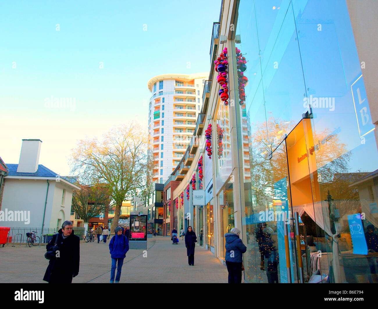 Bristol uk shopping mall people hi-res stock photography and images - Alamy