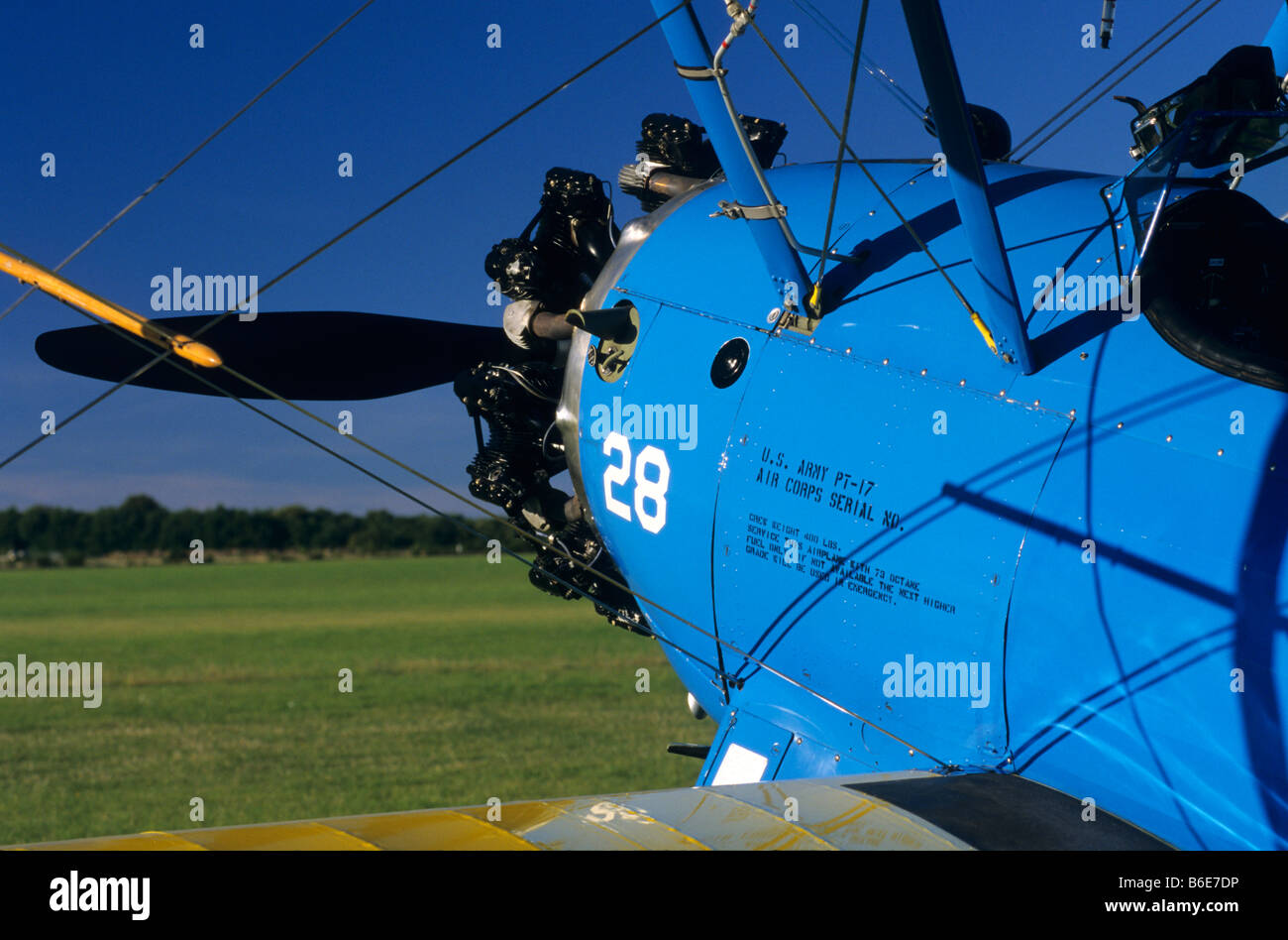 Old american Continental R-670-5 radial engine (225 hp) on a trainer ...