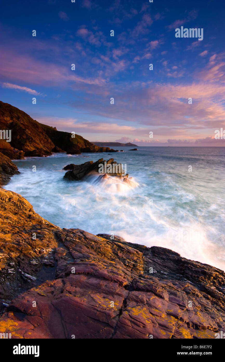 Cornwall ocean waves hi-res stock photography and images - Alamy