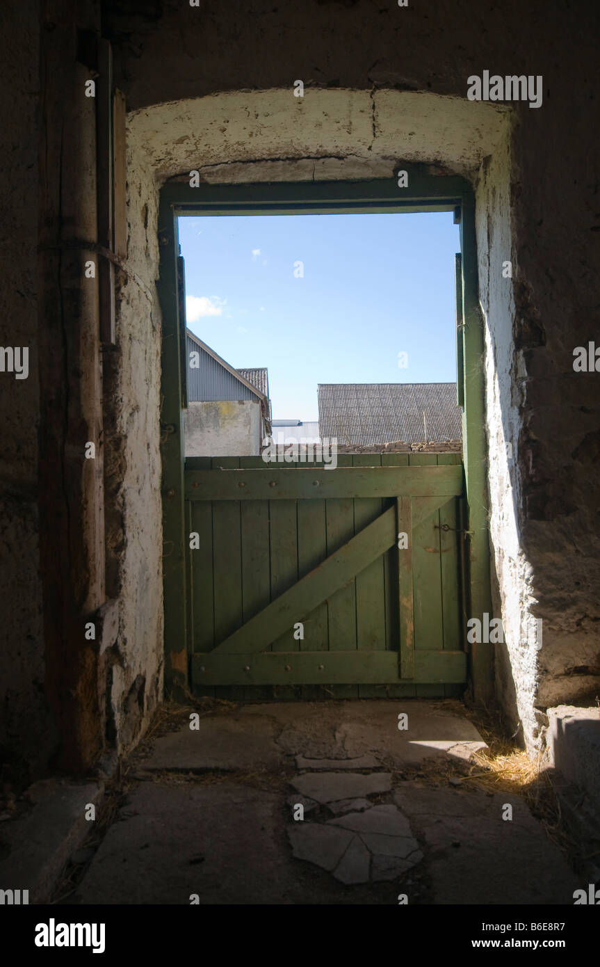 Open stable door hi-res stock photography and images - Alamy