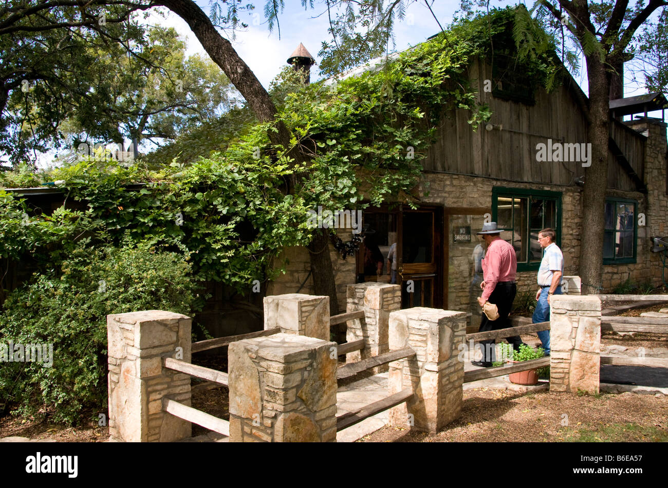 Texas barbecue family style at The Salt Lick BBQ uses smoky traditional ...