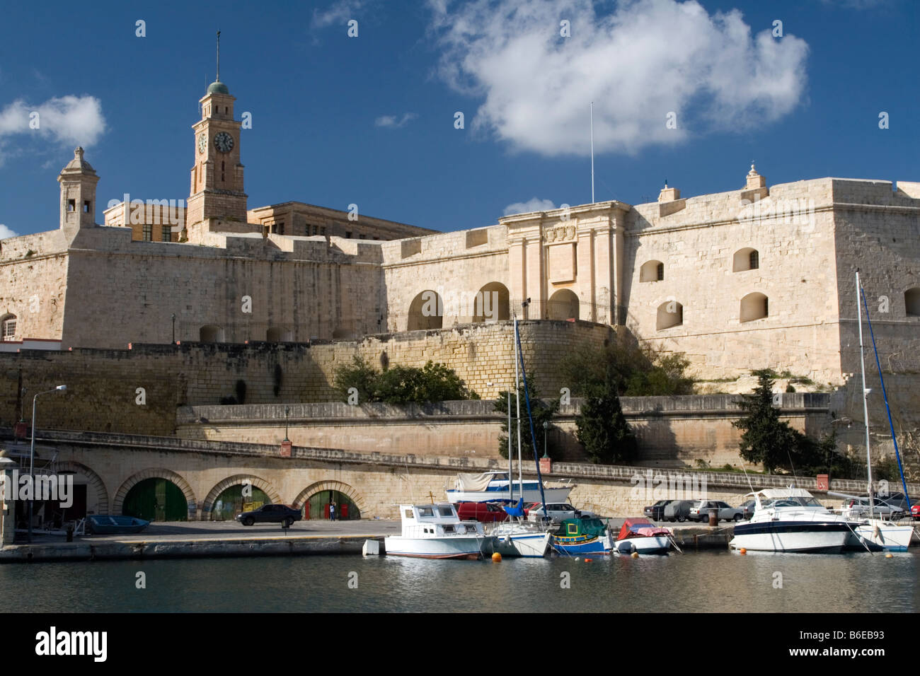 Fortifications that girdle Senglea town in Malta Stock Photo - Alamy