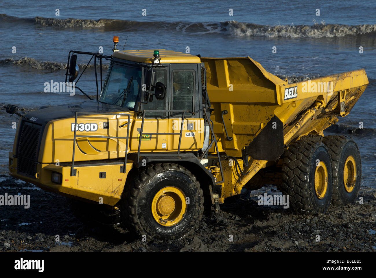 Articulated tipper truck hi-res stock photography and images - Alamy