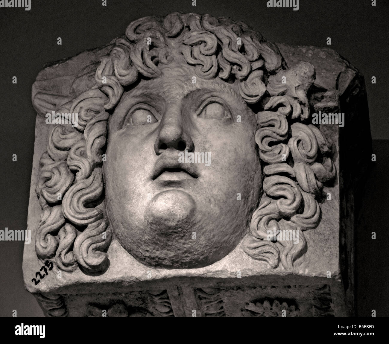 Head and stone hi-res stock photography and images - Alamy