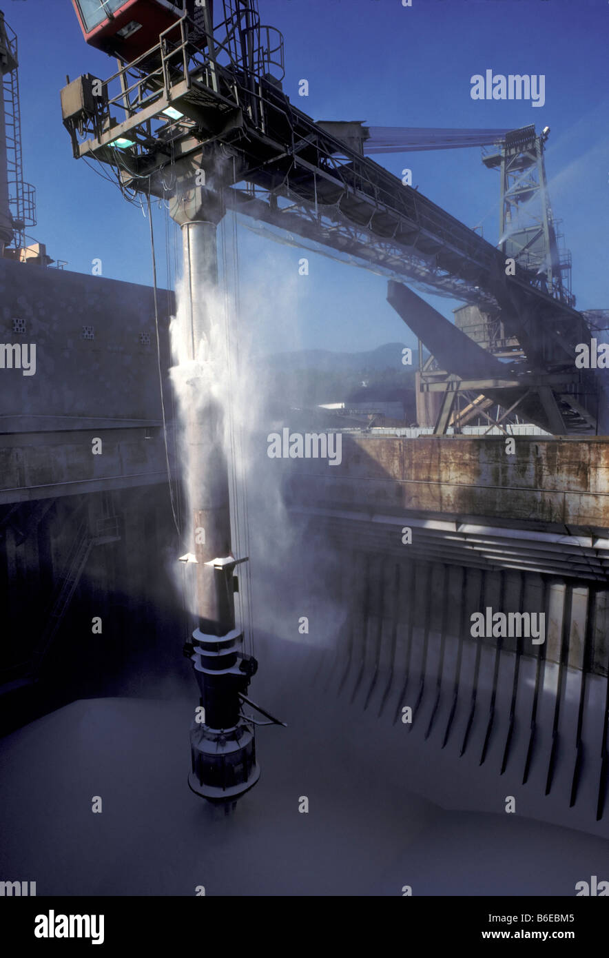 Loading potash hi-res stock photography and images - Alamy