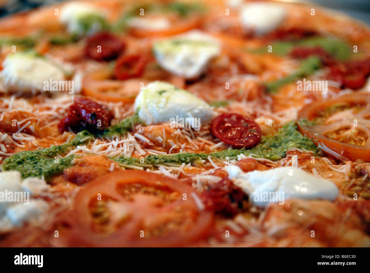 Topping pizza hi-res stock photography and images - Alamy