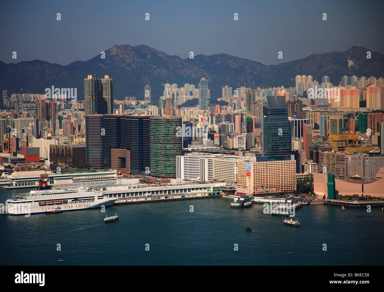 Ocean terminal hi-res stock photography and images - Alamy