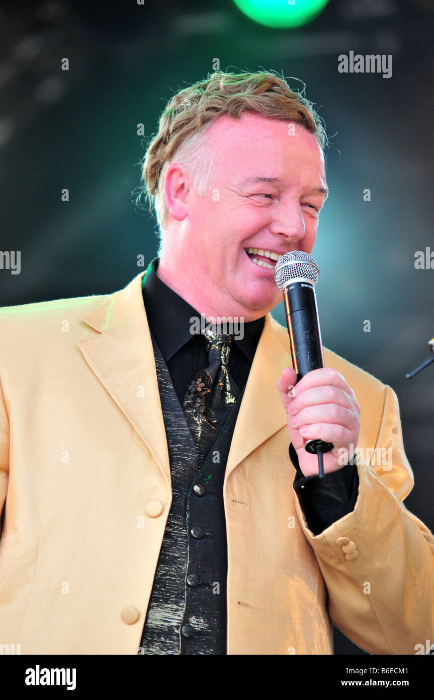 Comedian les dennis hi-res stock photography and images - Alamy