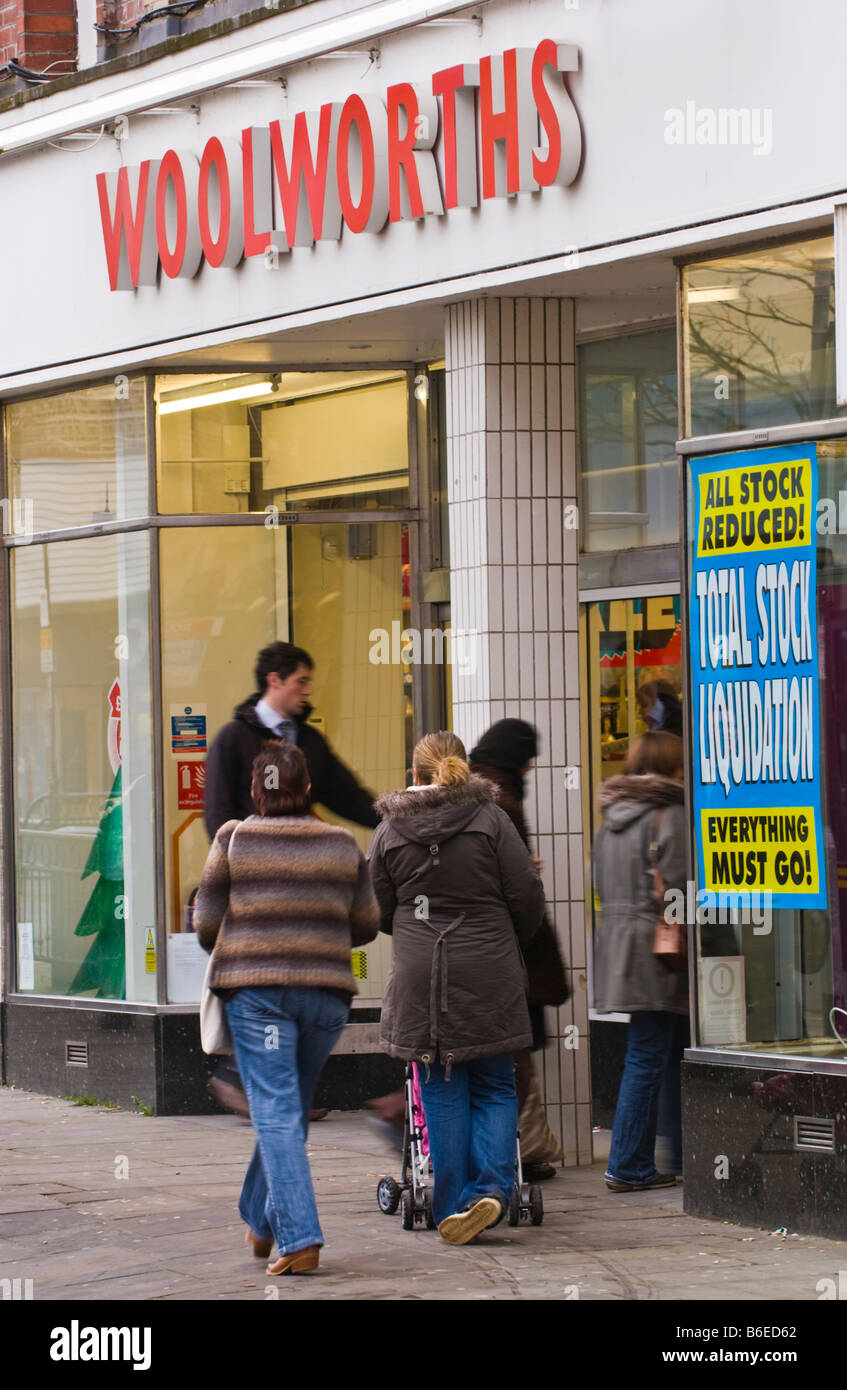 Woolworths uk first store hi-res stock photography and images - Alamy