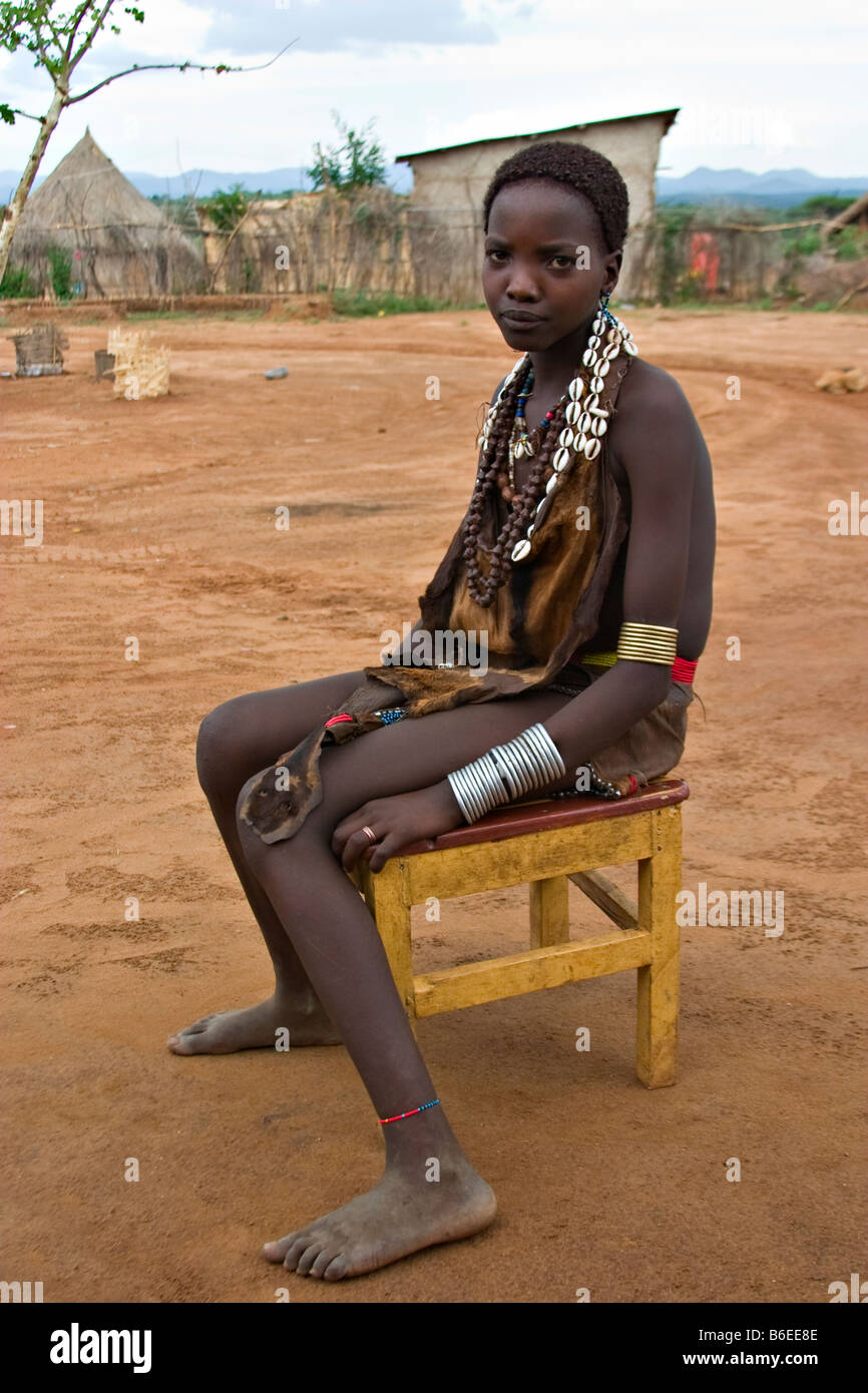Portrait woman female hamer ethiopia hi-res stock photography and ...