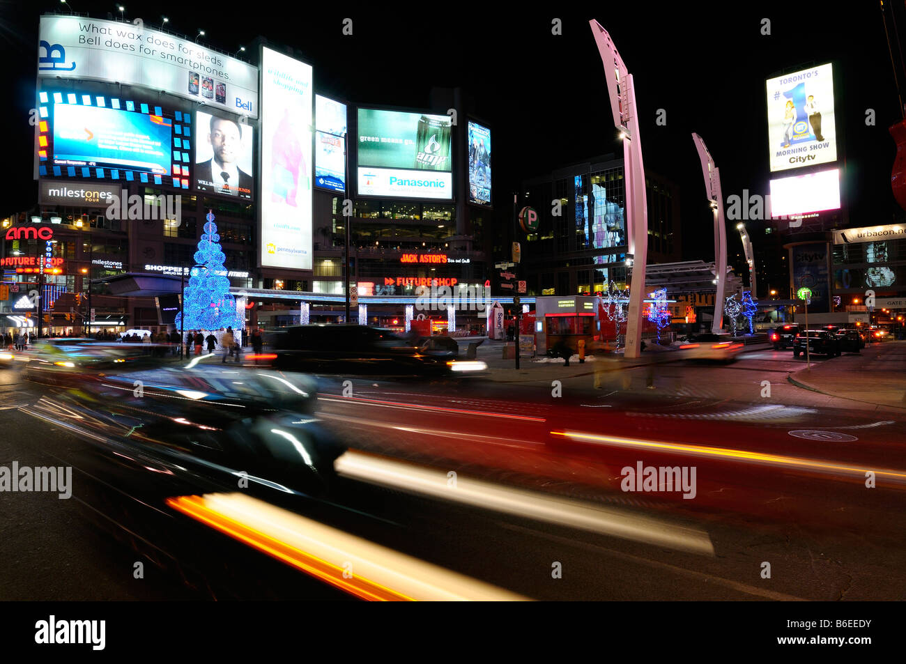 Toronto traffic light hi-res stock photography and images - Alamy