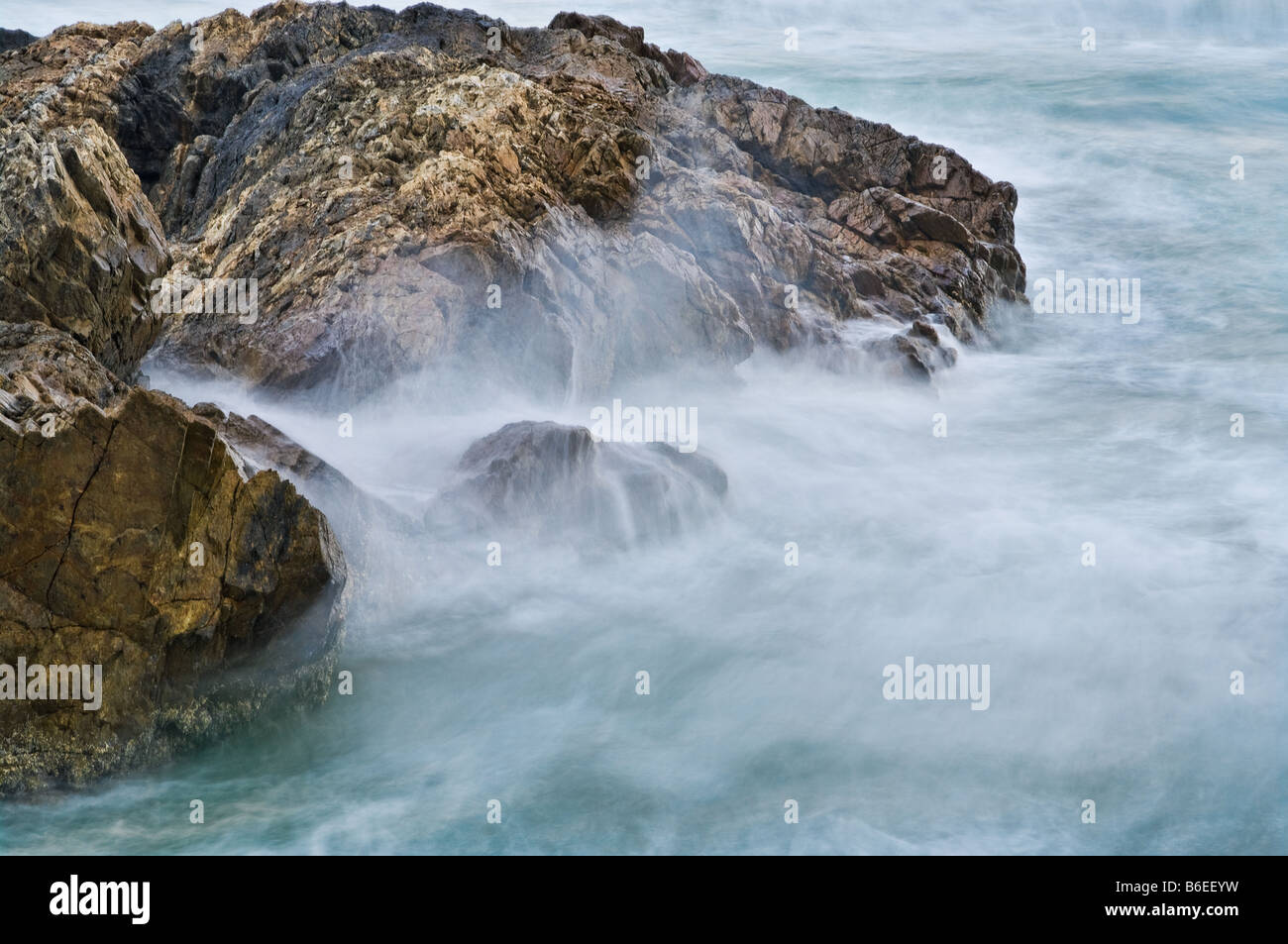 great image of soft ocean waves on rocks Stock Photo - Alamy