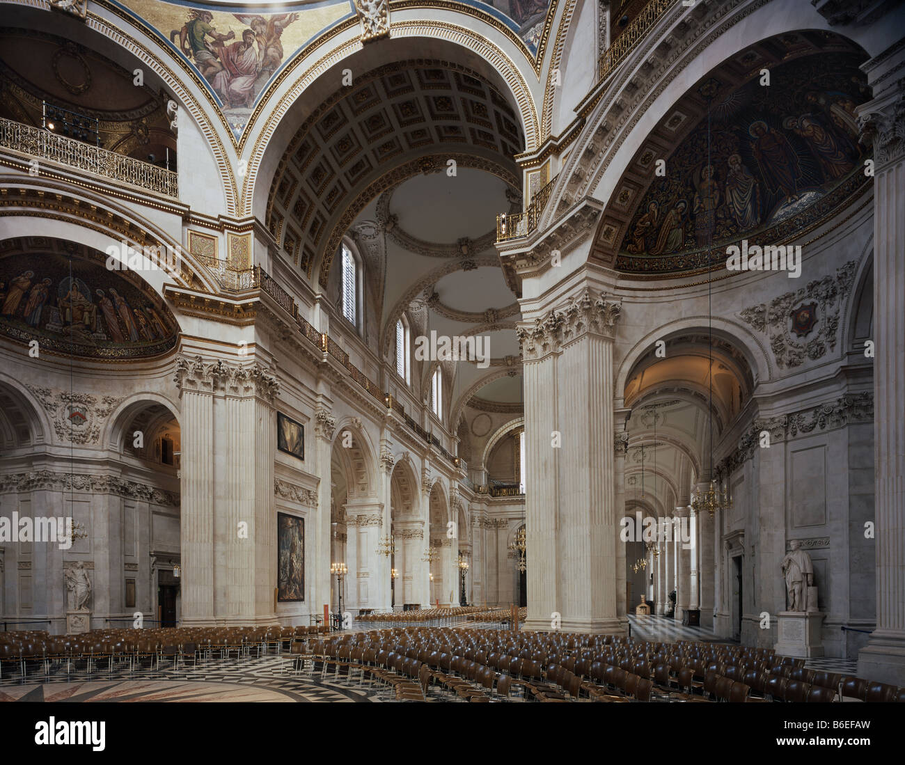 Saint Paul's Cathedral nave and aisles from east Stock Photo - Alamy