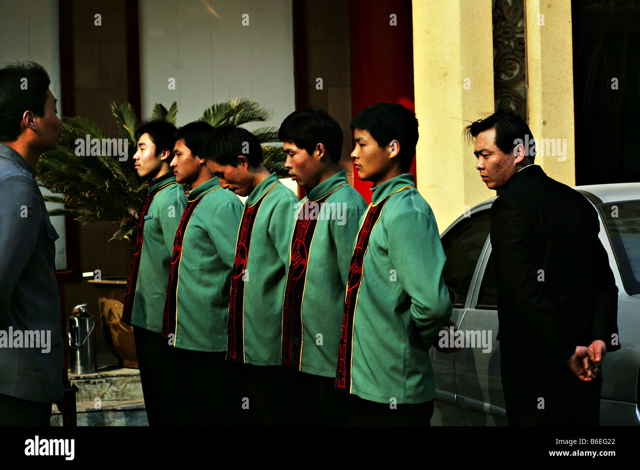Chinese restaurant employees hi-res stock photography and images - Alamy