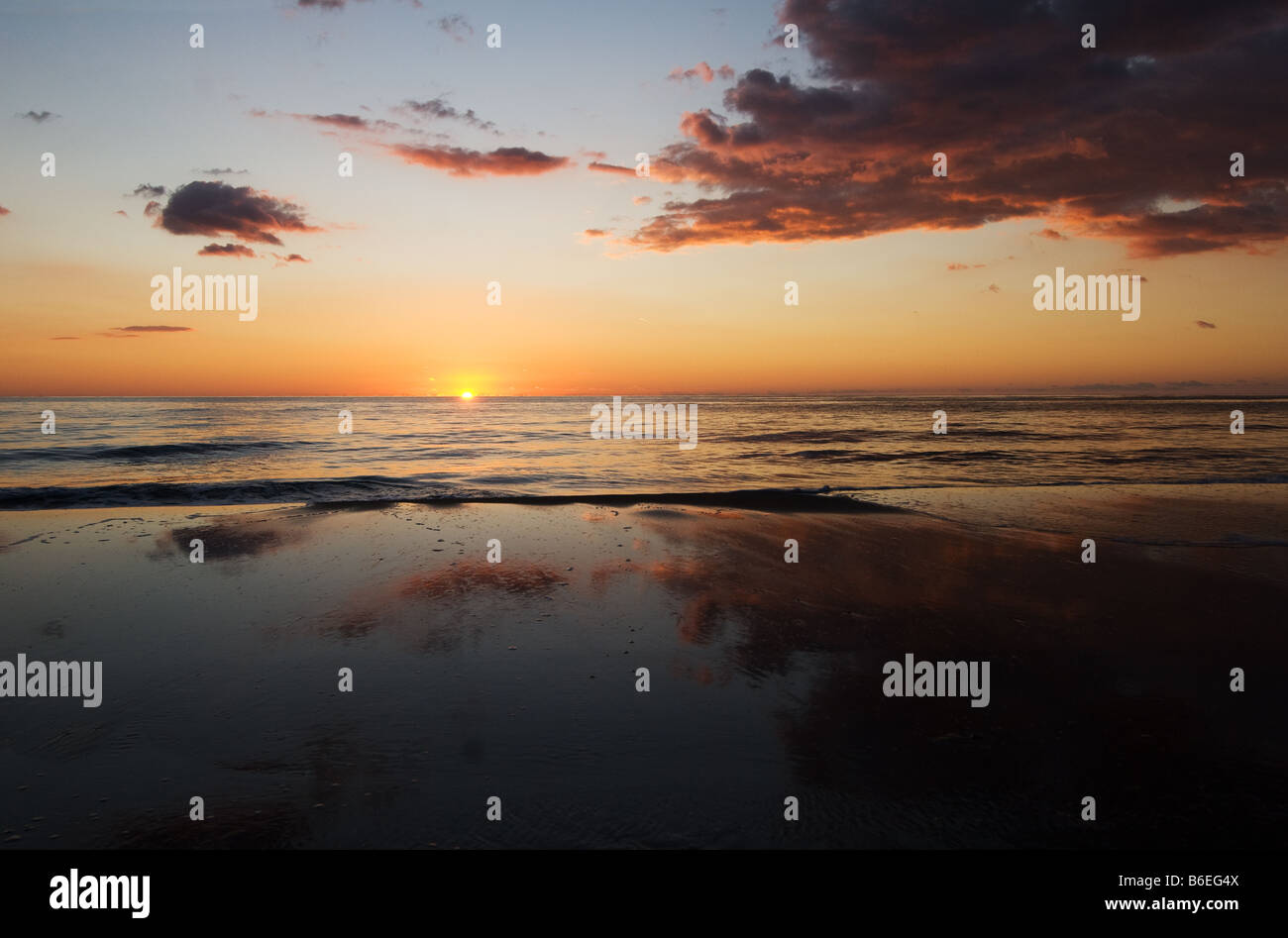 Sailing boat at sunset hi-res stock photography and images - Alamy