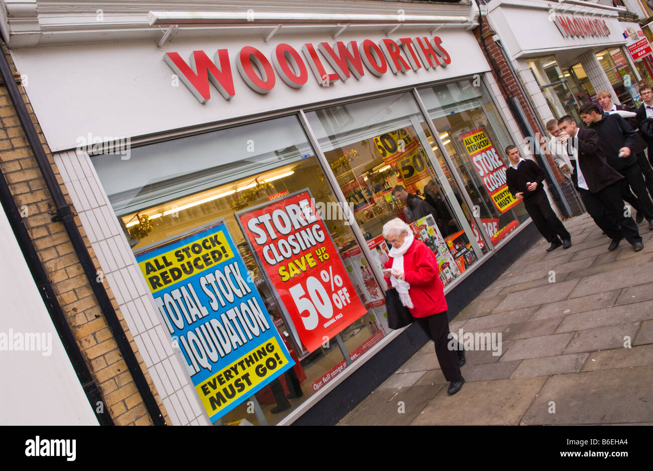 Woolworths uk first store hi-res stock photography and images - Alamy