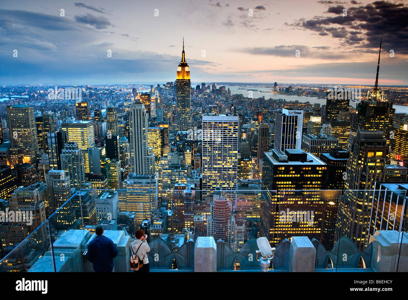 Elevated view rockefeller center hi-res stock photography and images ...