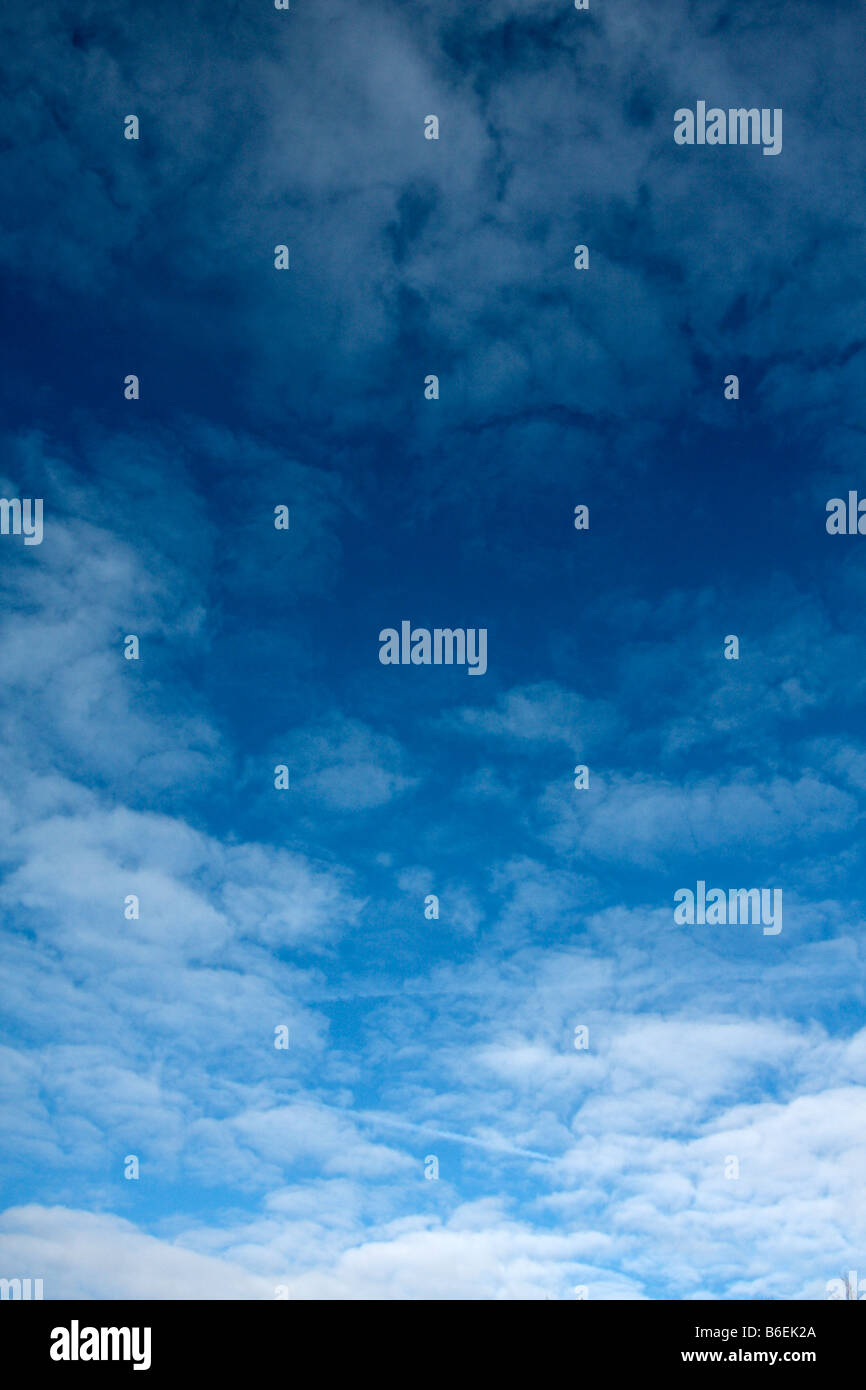 Patchy gray or white clouds hi-res stock photography and images - Alamy