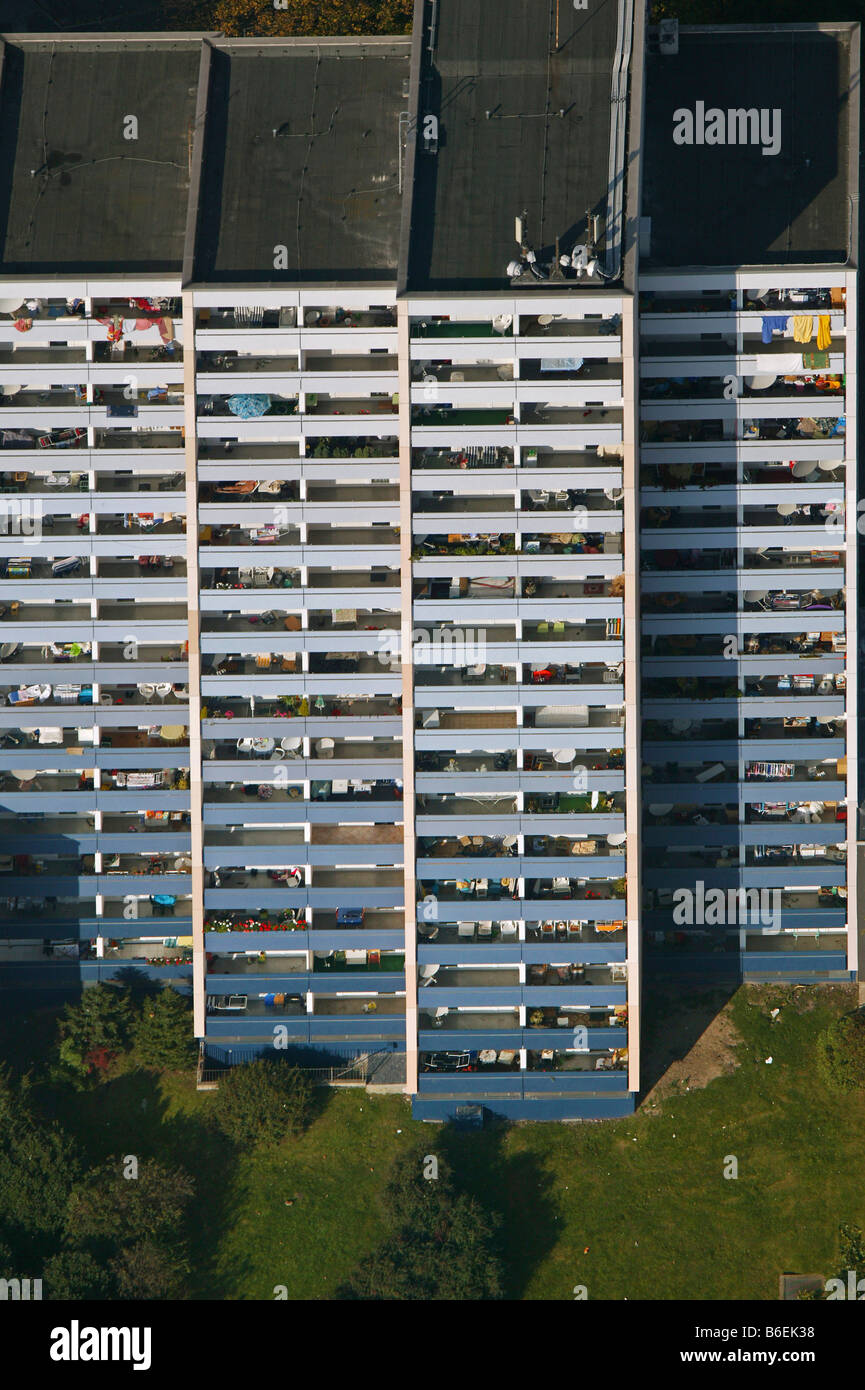 High rise condominium building hi-res stock photography and images - Alamy