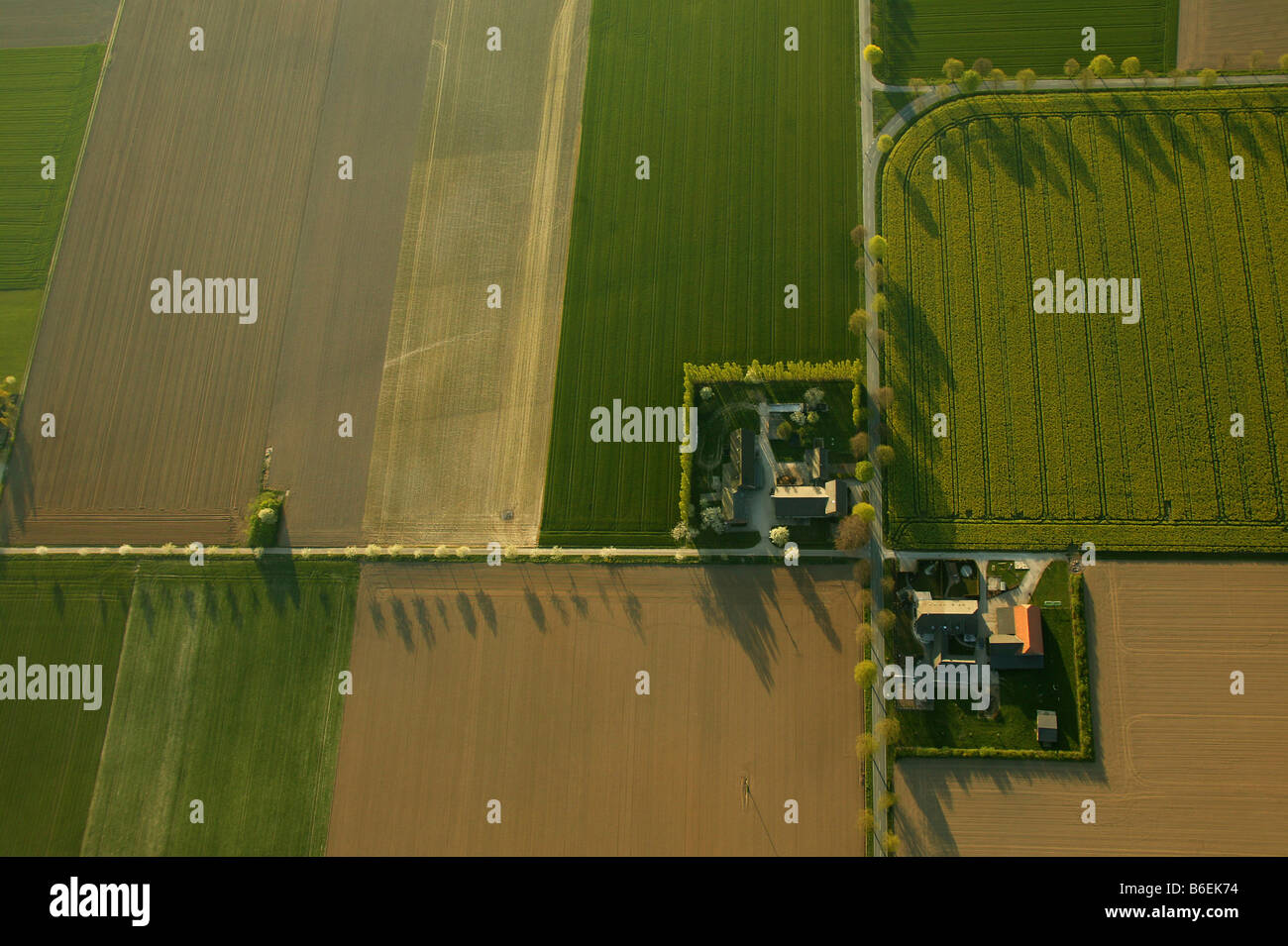 Aerial views of farms and farm buildings with fields hi-res stock ...