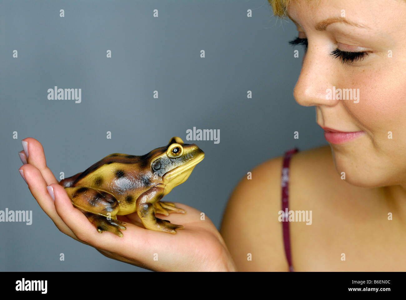 Frog face hand hi-res stock photography and images - Alamy
