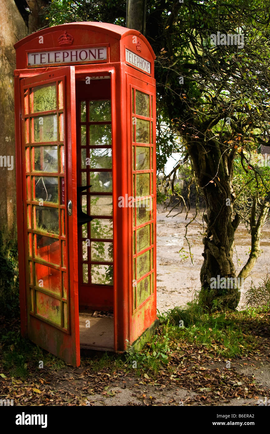Public telephone box hi-res stock photography and images - Alamy