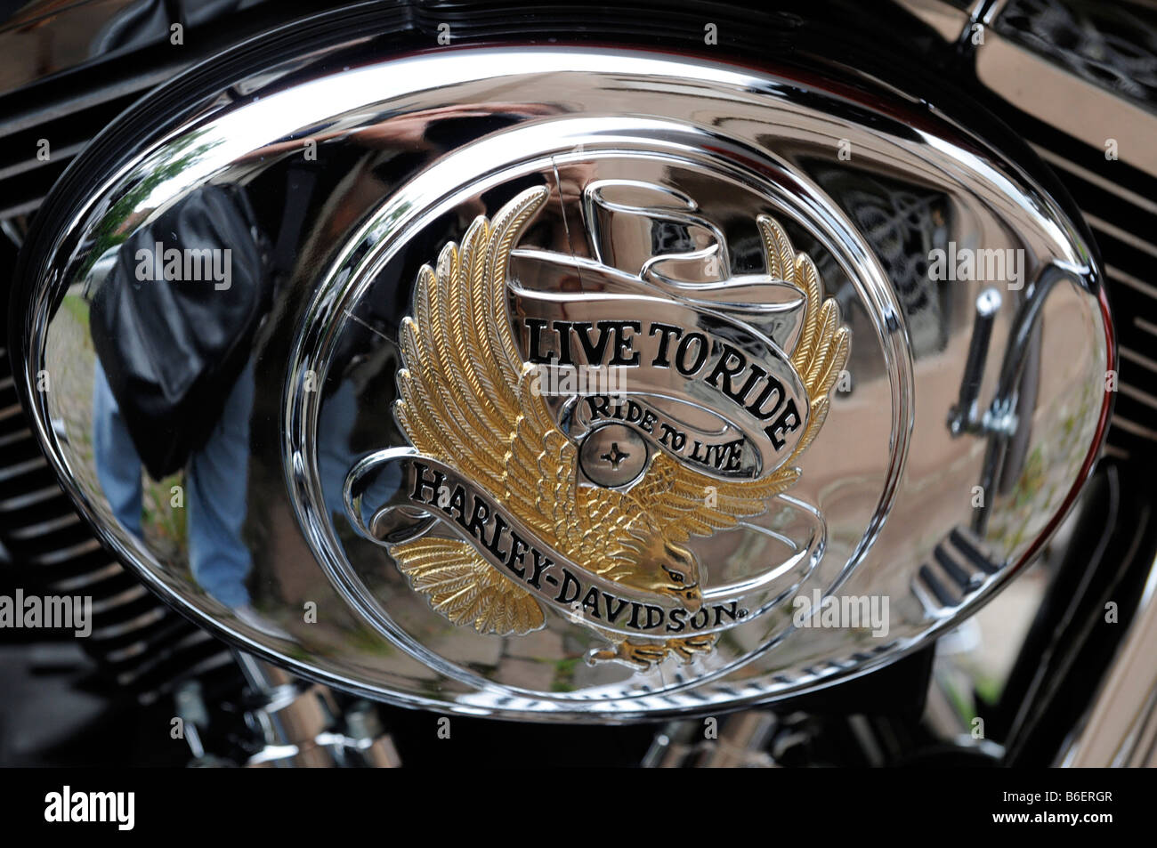 Harley davidson emblem hi-res stock photography and images - Alamy