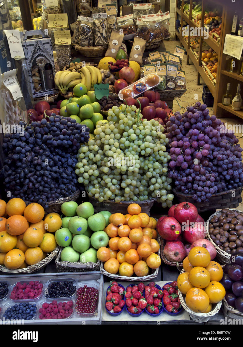 Fruit shop display hi-res stock photography and images - Alamy