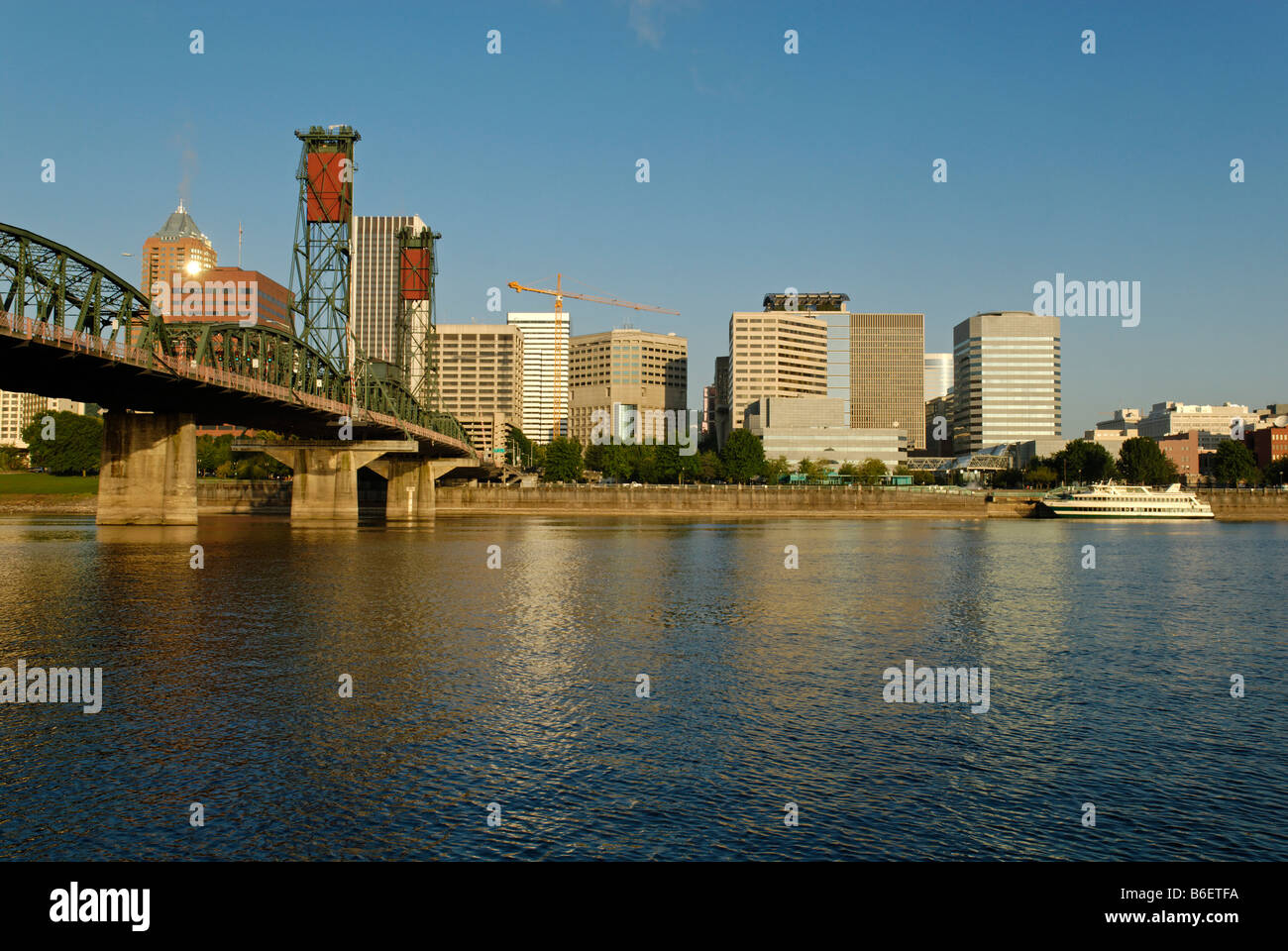 Willamette River, high rises in Portland, Oregon, USA Stock Photo - Alamy