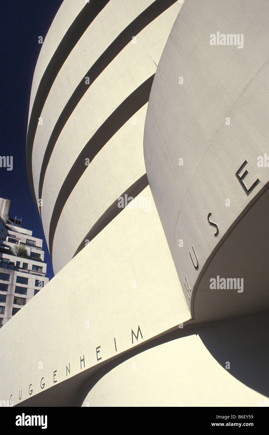 Guggenheim Museum Exterior, NYC Stock Photo - Alamy