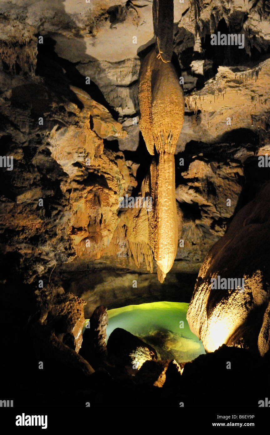 Giant stalactite in Cumberland Caverns, McMinnville Tennessee Stock ...