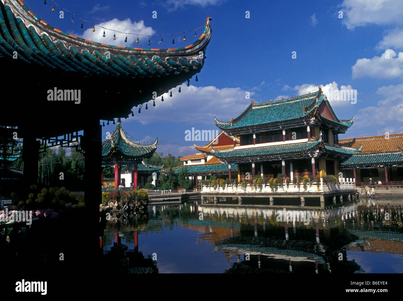 Haixinting Pavilion, Chinese pavilion, pagoda, Green Lake Park, Cuihu ...
