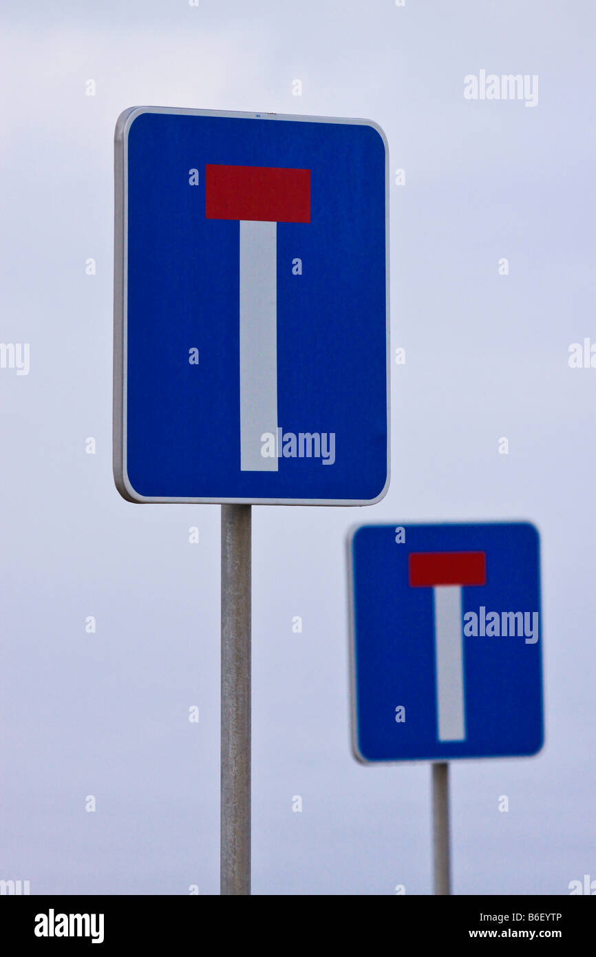 trafic sign dead end Stock Photo - Alamy