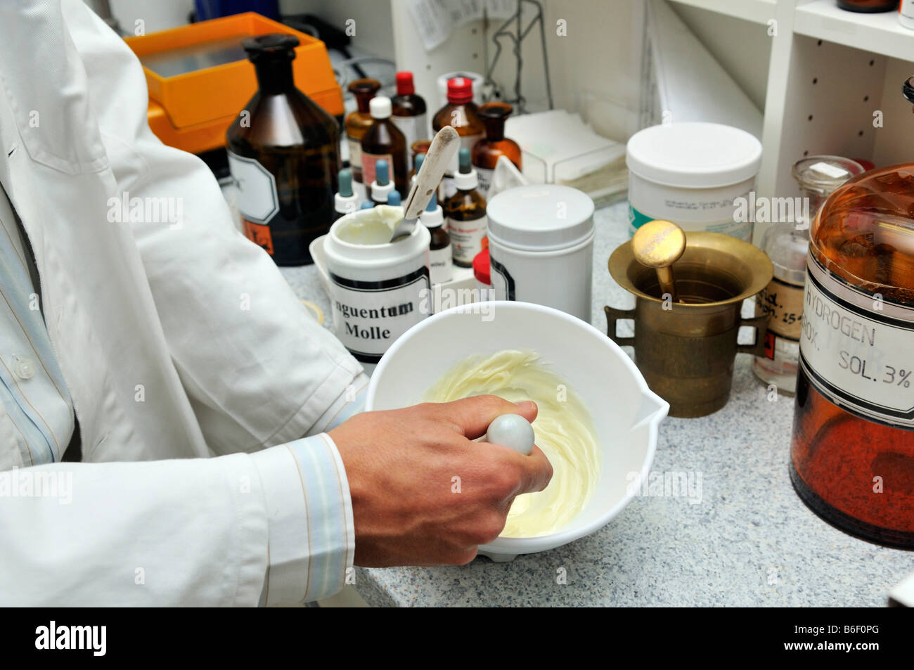 Salve labor hi-res stock photography and images - Alamy