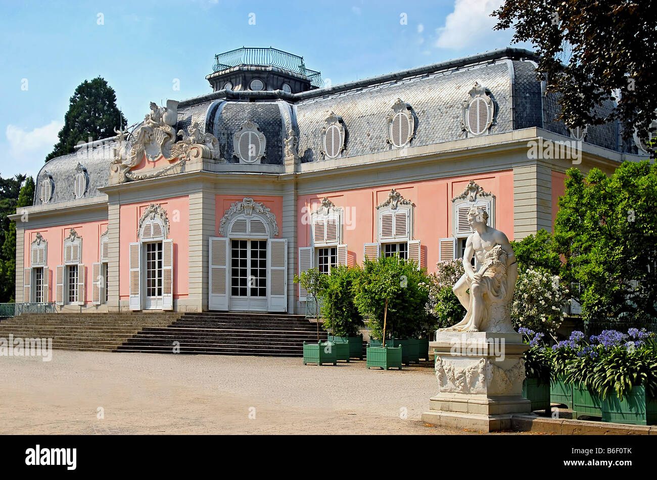historic Benrath Castle, Germany, North Rhine-Westphalia, Duesseldorf ...