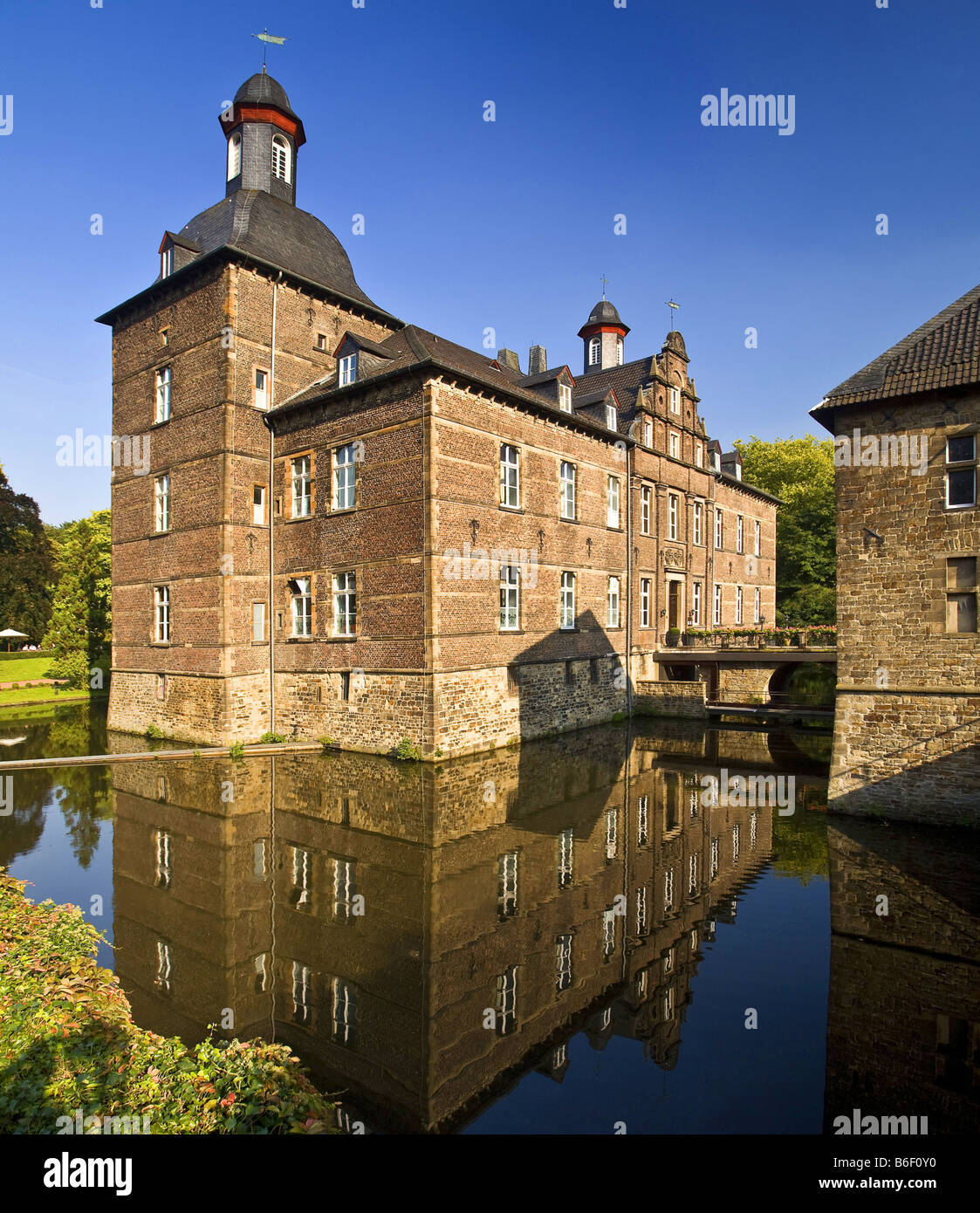 Hugenpoet castle in essen kettwig hi-res stock photography and images ...