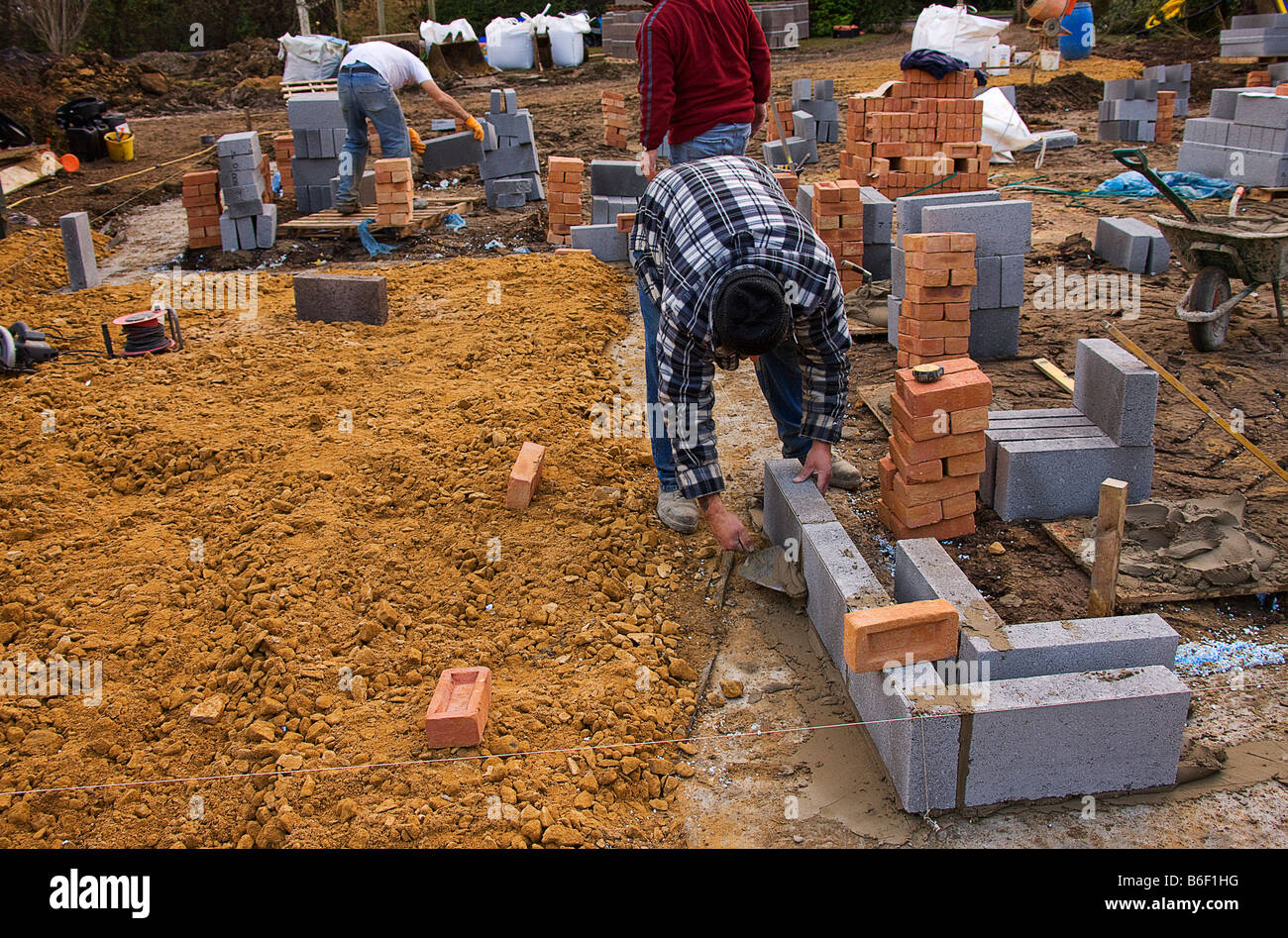 Laying concrete blocks hi-res stock photography and images - Alamy