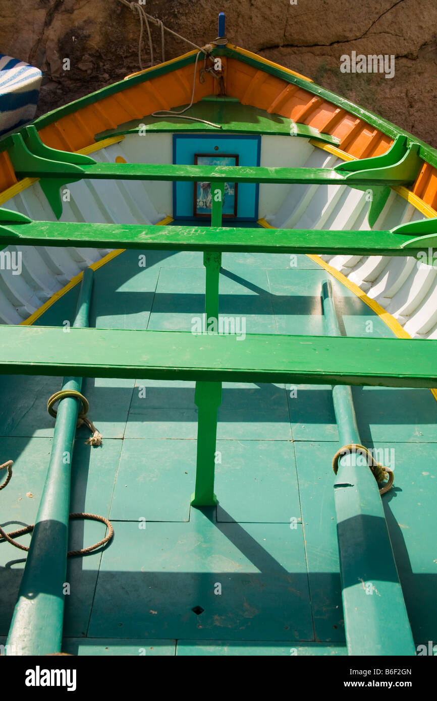 Green rowing boat hi-res stock photography and images - Alamy