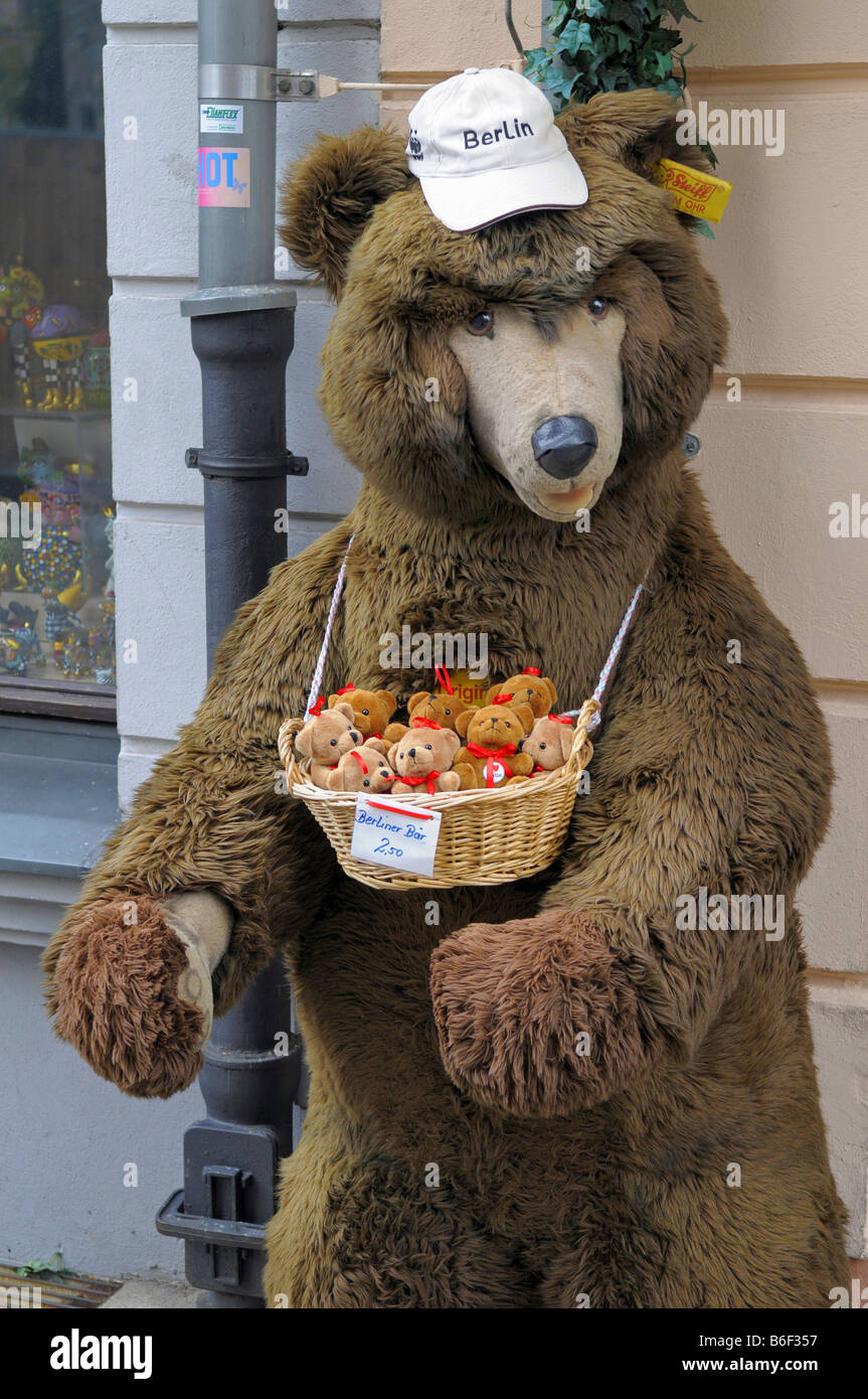 Europe germany berlin bear symbol hi-res stock photography and images ...