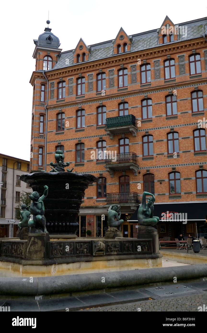 Fountain and large building in the centre of Gothenburg (Goteborg ...