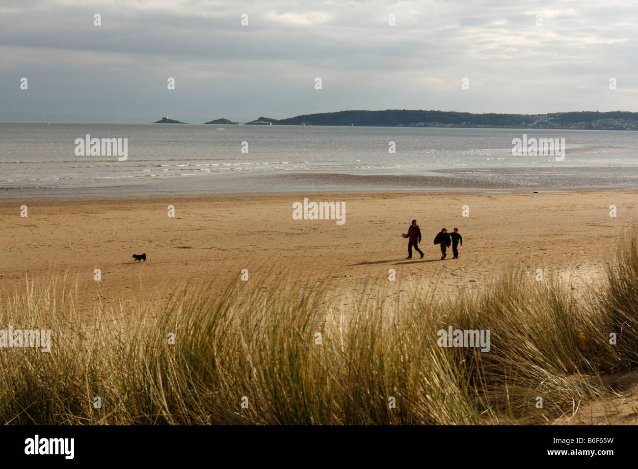 Mumbles beach hi-res stock photography and images - Alamy