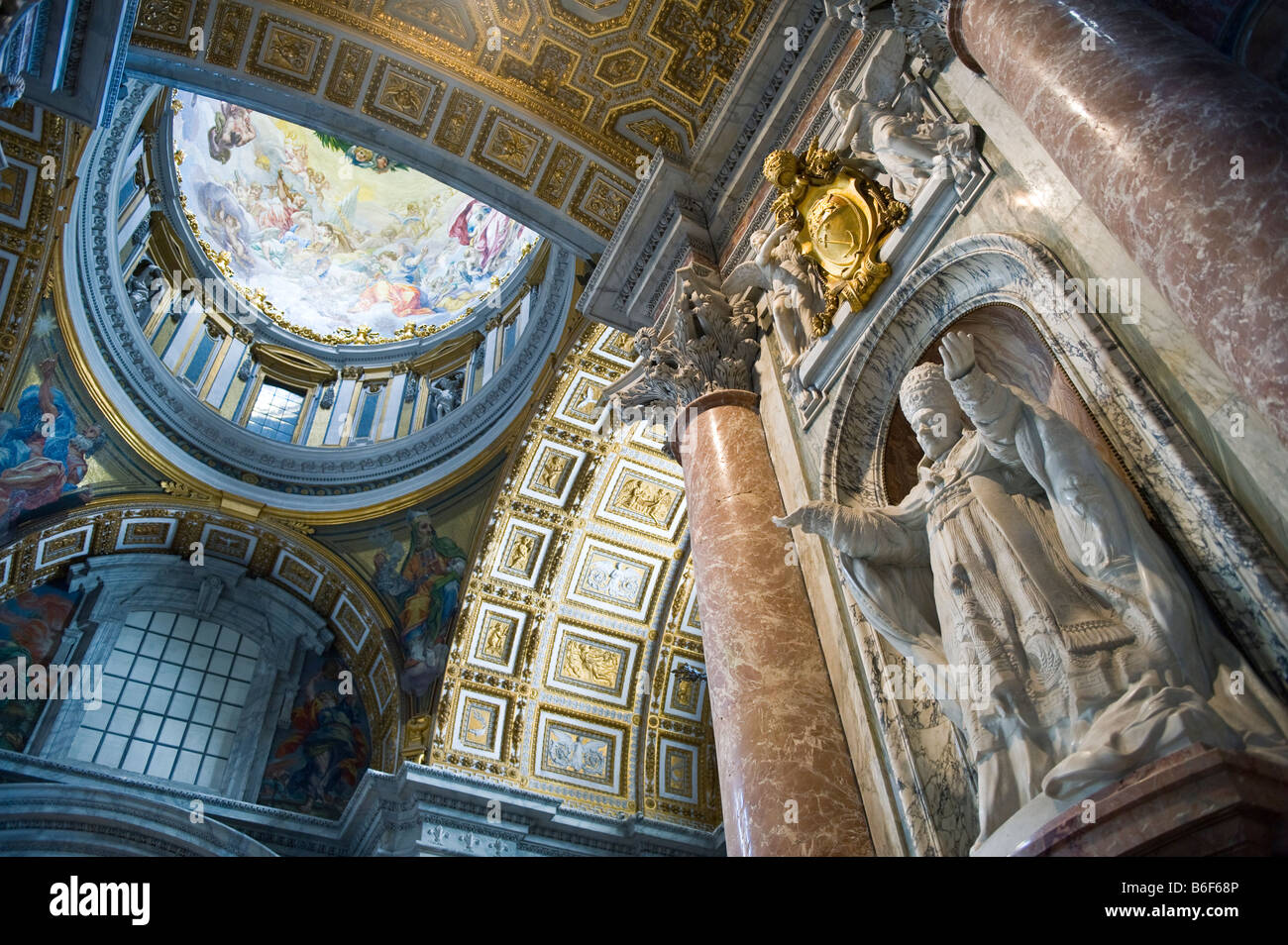 Rome the interior of San Pietro in Vaticano cathedral Stock Photo - Alamy