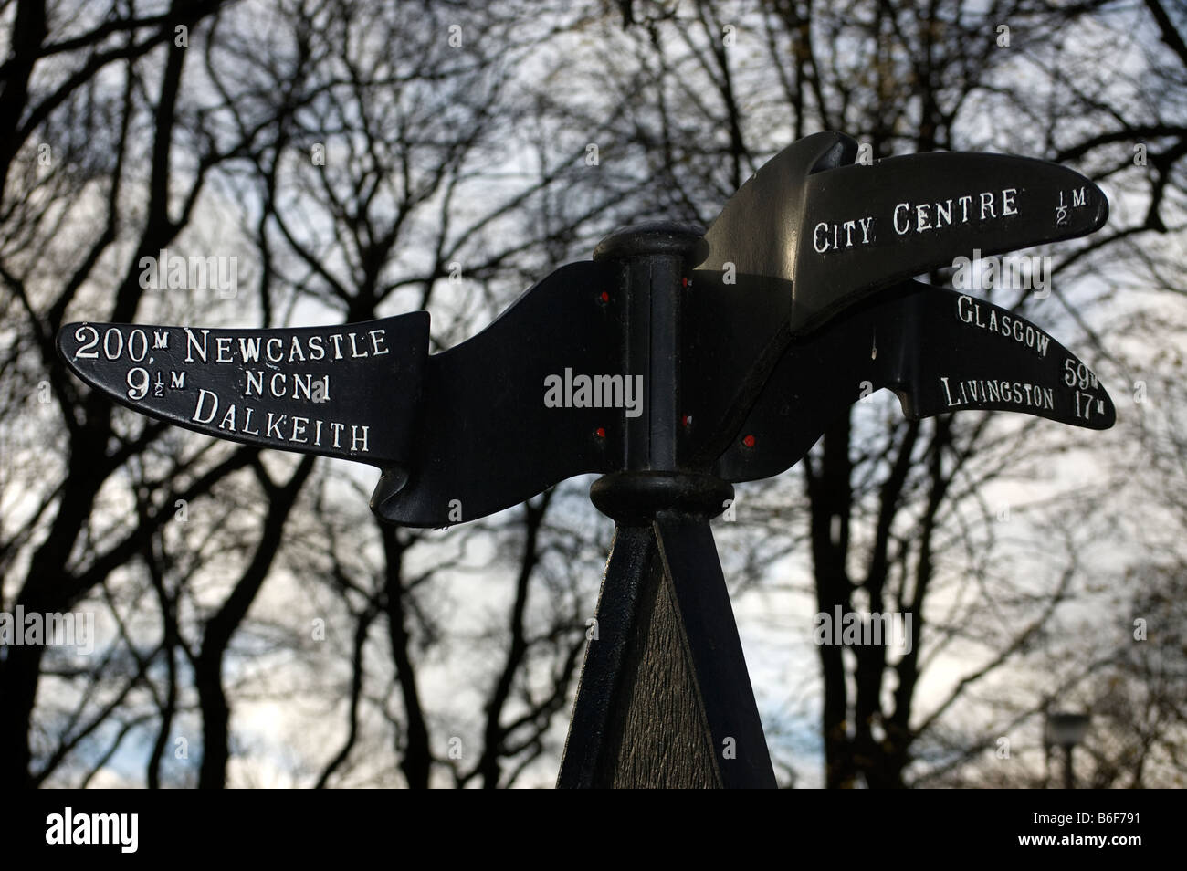 Middle meadow walk hi-res stock photography and images - Alamy