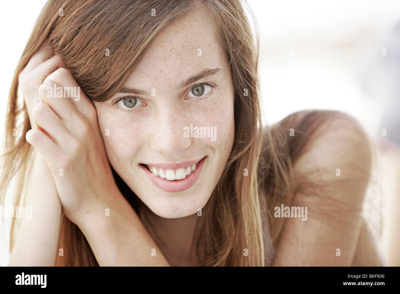 Happy teen girl age 17 hi-res stock photography and images - Alamy