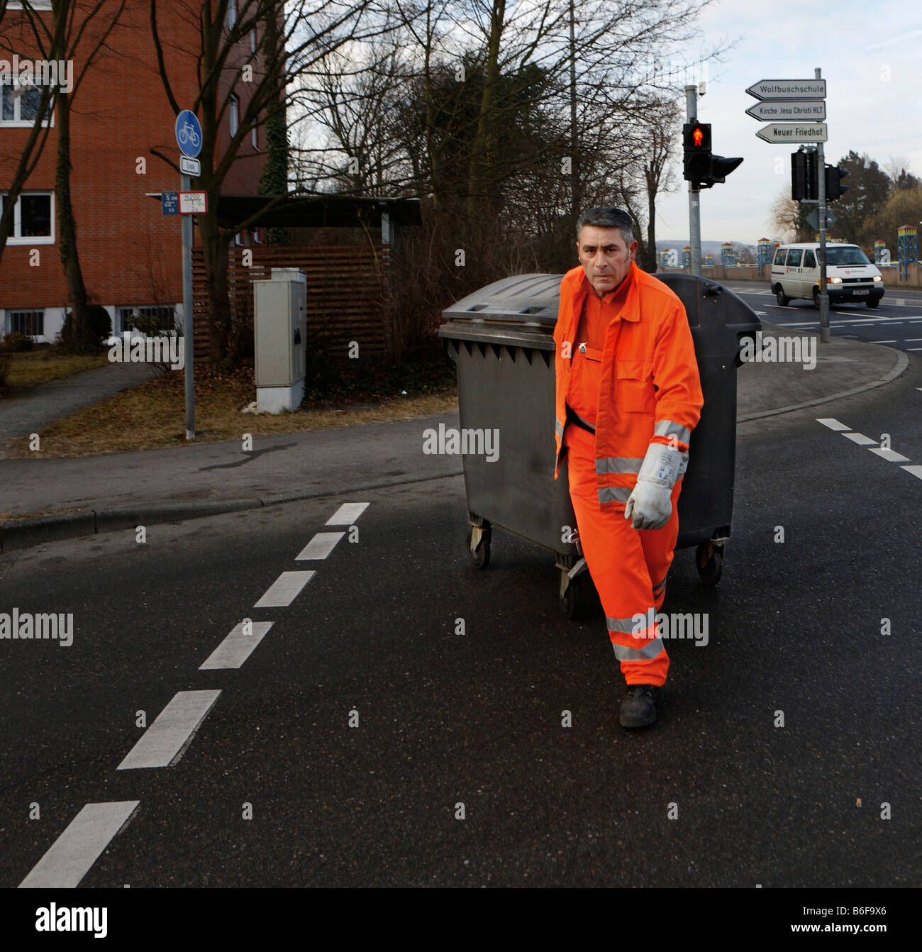 Garbage collector hi-res stock photography and images - Alamy
