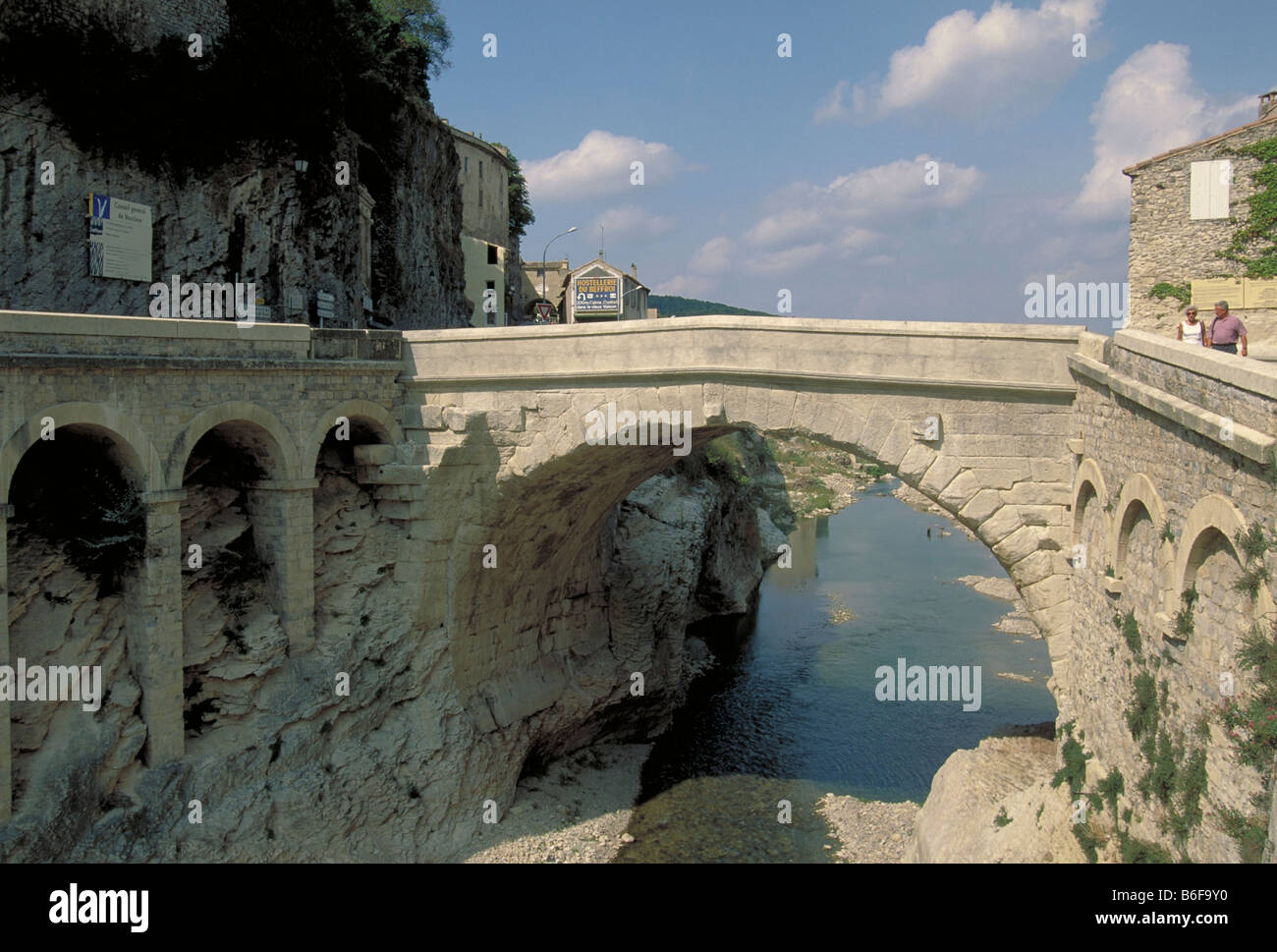 2000 years old roman bridge hi-res stock photography and images - Alamy