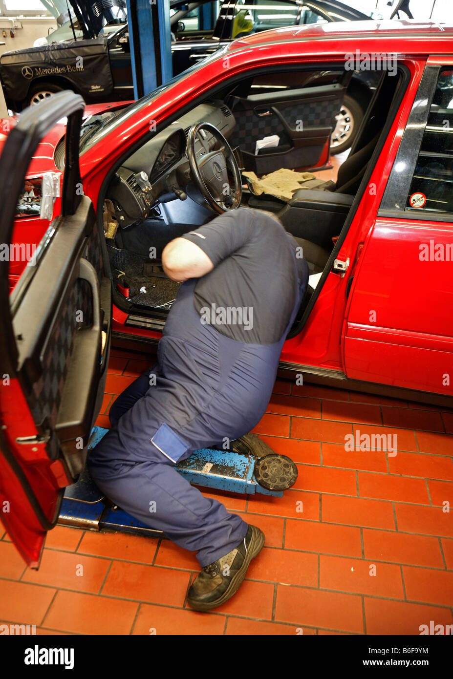 Mercedes 190 hi-res stock photography and images - Alamy